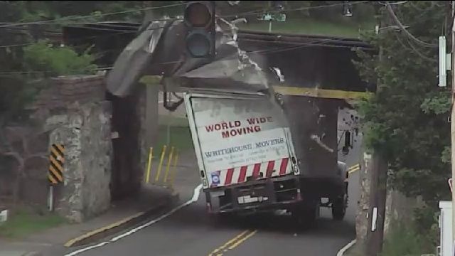 Oops! Stuck or Smashed? Poor RV's - RV Beagle